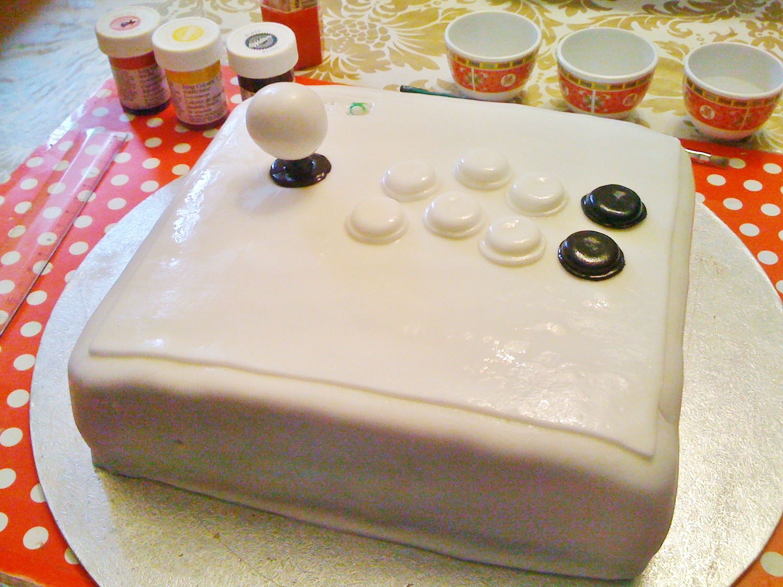 Welcome to Humania: Joystick Cake :-D