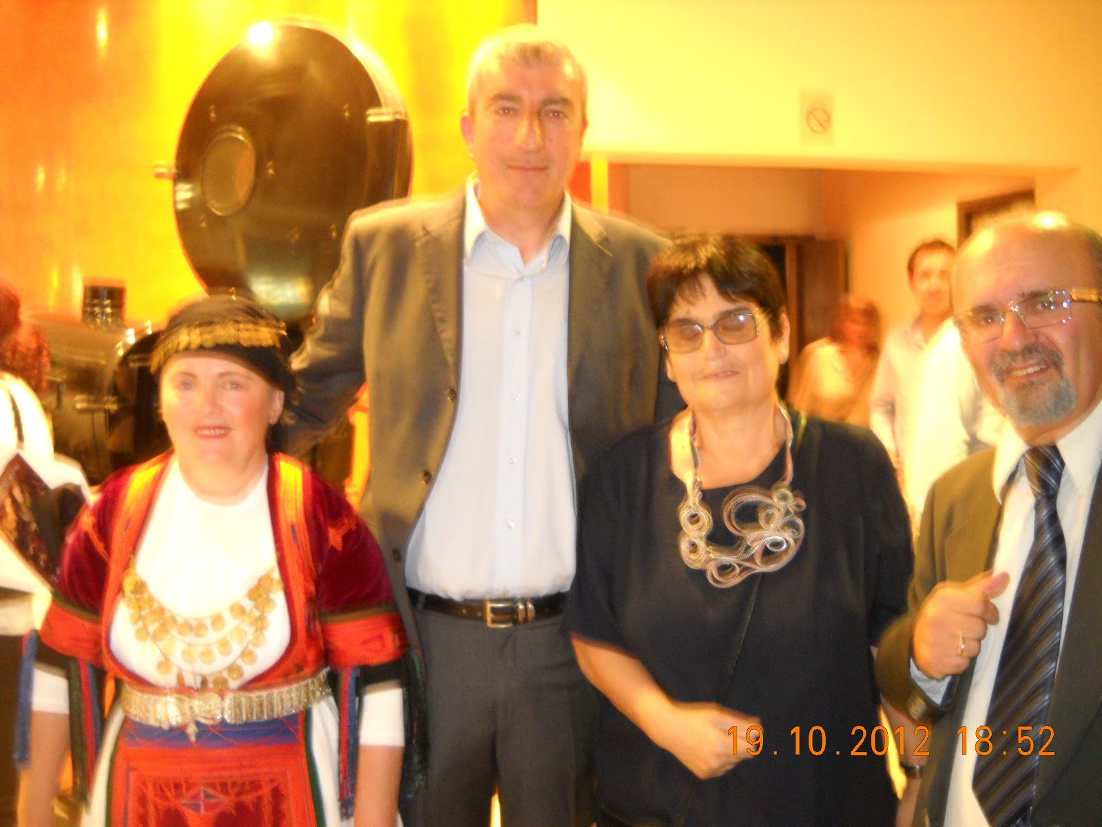 ΜΕΓΑΛΑ ΚΑΛΥΒΙΑ - ΤΟ ΣΠΙΤΙ ΤΟΥ ΠΟΛΙΤΙΣΜΟΥ: 4ο ΠΑΝΕΛΛΗΝΙΟ ΣΥΝΕΔΡΙΟ ...