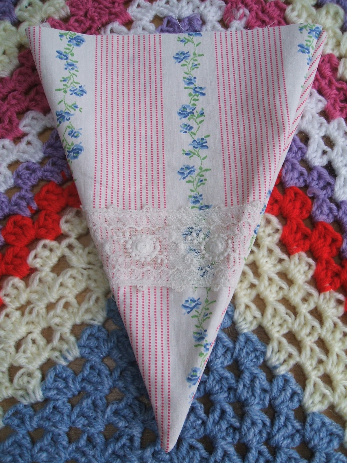 Stitch And Bake: Summer Bunting