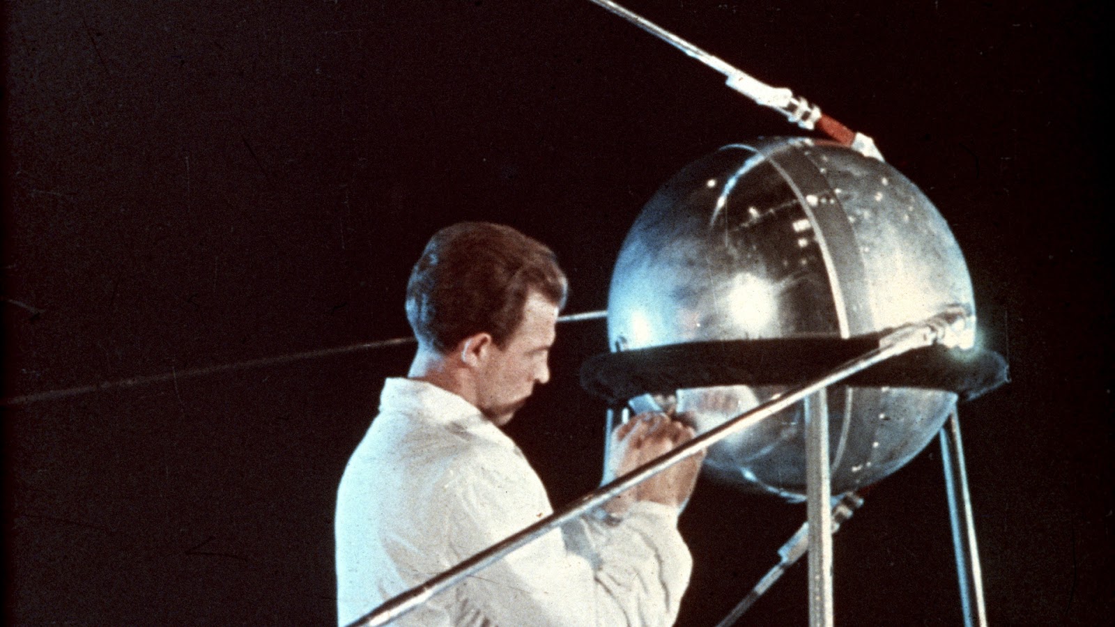 Peluncuran Sputnik 1 yang Bersejarah - Info Astronomy