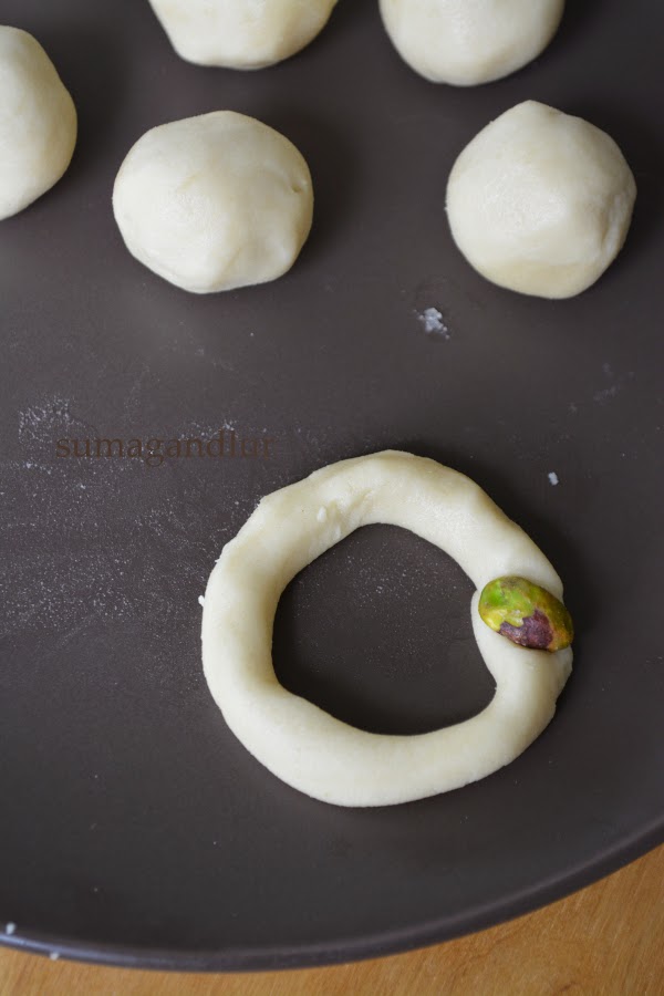 Veggie Platter: E for Egypt ~ Ghorayebah / Ghreybeh