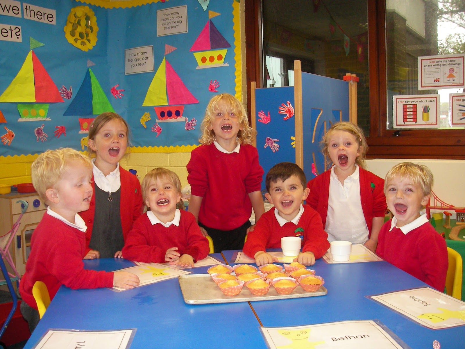 Ysgol Y Tywyn: Bore Coffi Mwya'r Byd / World's Biggest Coffee Morning