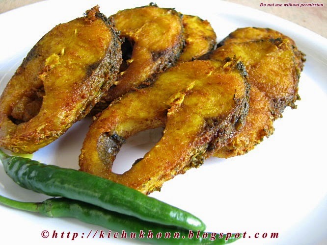 Kitchene Kichukhonn : Rui Maach Bhaja / How to fry Rohu fish