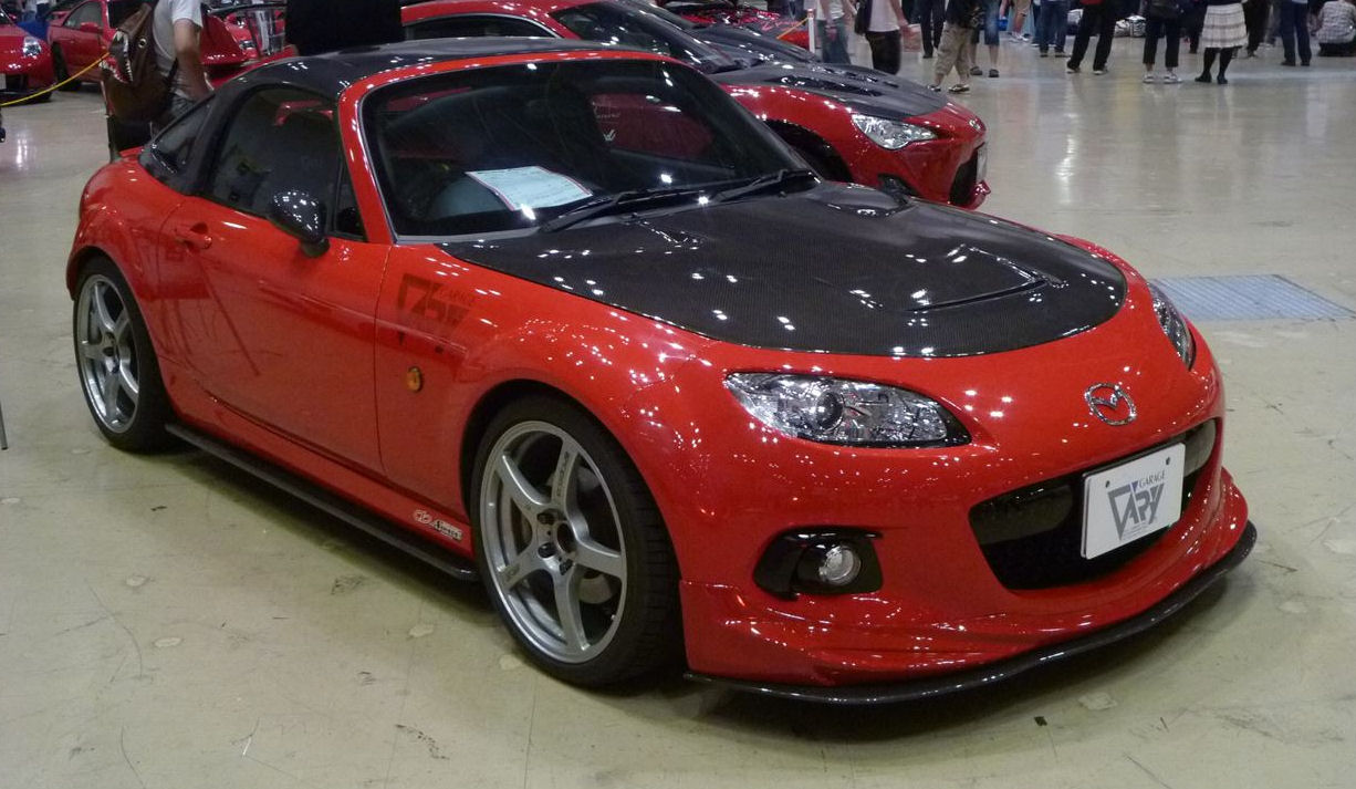 Roadster.Blog: Garage Vary MX-5 Fastback Hardtop