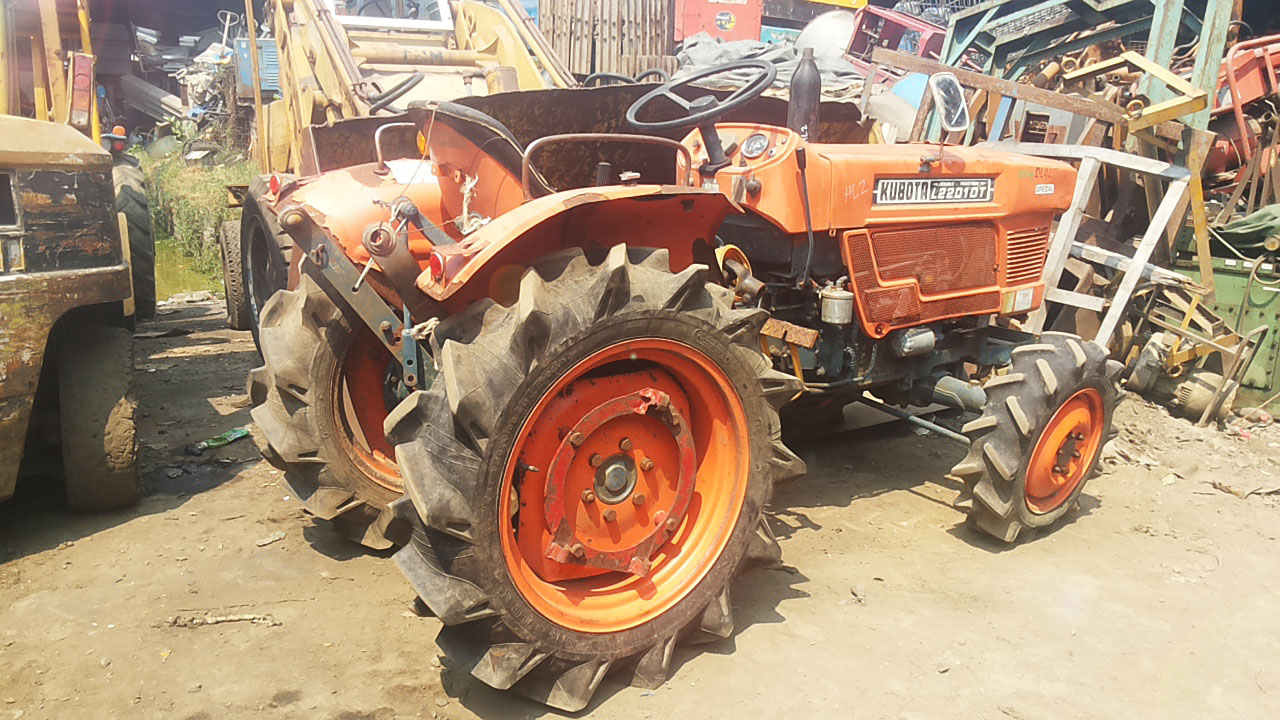Products: kubota L2201DT farm tractor with tiller attachment