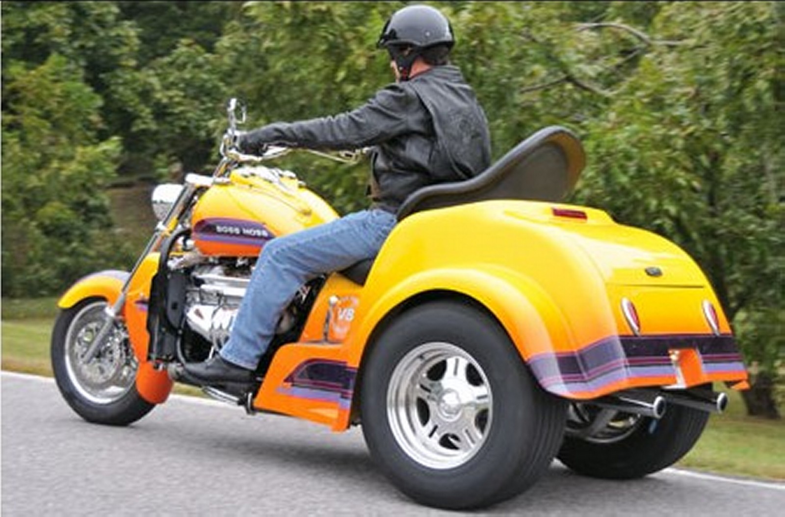 Motorcycle Pictures: Boss Hoss BHC-9 ZZ4 Trike