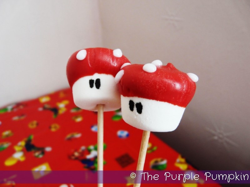 Super Mushroom & 1-Up Mushroom Marshmallow Pops