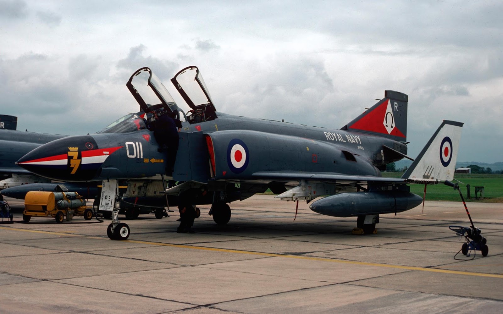 FalkeEins - a modelling blog: RN Phantoms of 892 Sqn (Airfix new tool ...