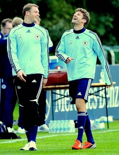 Love is an Escape ♥: Thomas Müller and Friends