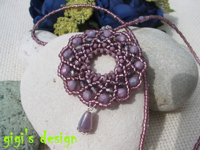 gigi's design - beads: Swirl by Charlene Abrams