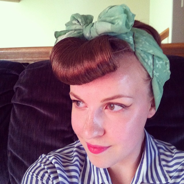 ButterflyLovesSnapdragons: Hair Tutorial: 1940's Bumper Bangs
