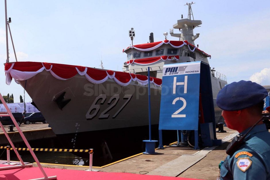 DEFENSE STUDIES: KASAL Luncurkan KRI Kerambit 627 Tipe KCR-60