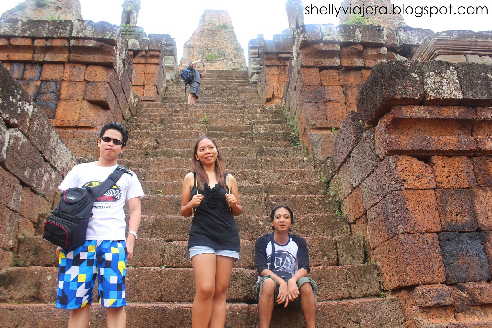 When in Cambodia: Pre Rup Temple - Shelly Viajera Travel
