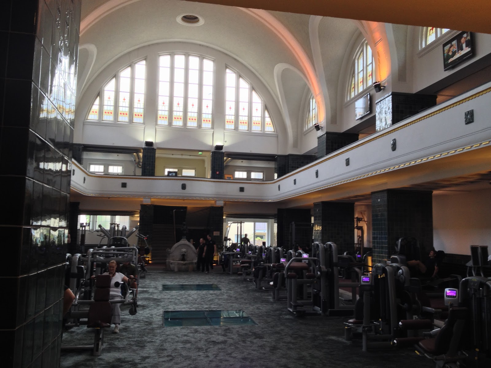 Aerohaveno: Bath Time in Cologne, Germany