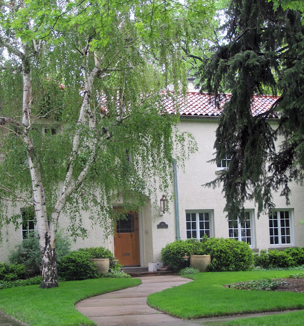 Simple Details: neighborhood tour...