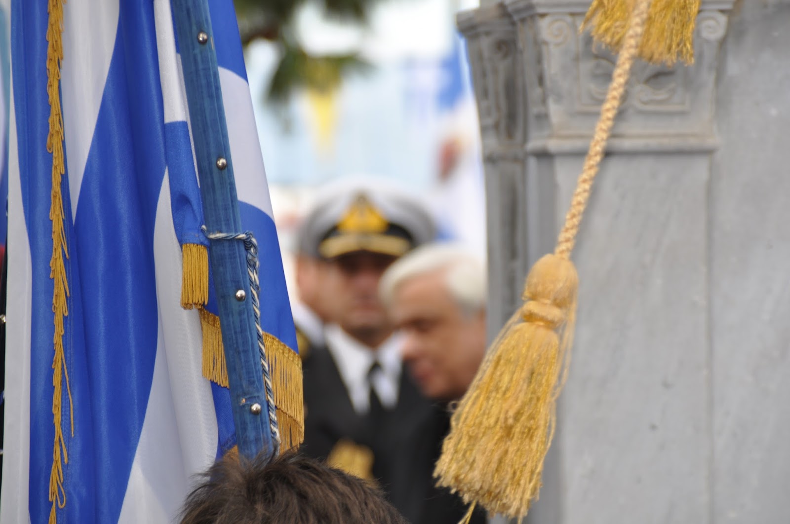 aiakosrex: Ο ΠΡΟΕΔΡΟΣ ΤΗΣ ΔΗΜΟΚΡΑΤΙΑΣ ΣΤΟ ΕΛΕΟΣ ΤΟΥ ΚΑΘΕ ΥΠΑΛΛΗΛΟΥ