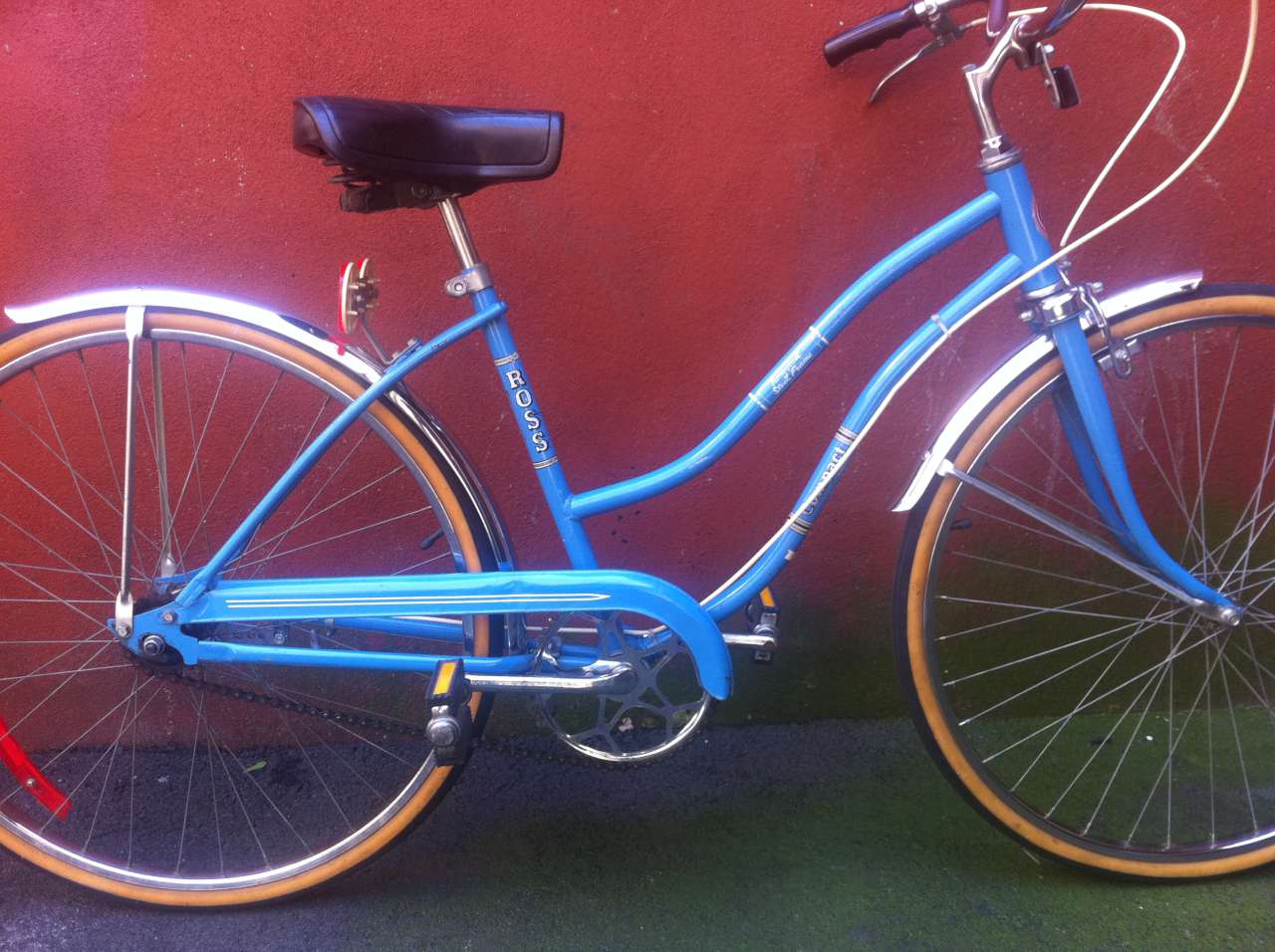 Bike Boom refurbished bikes: Early 80's Ross Compact 3 speed bike