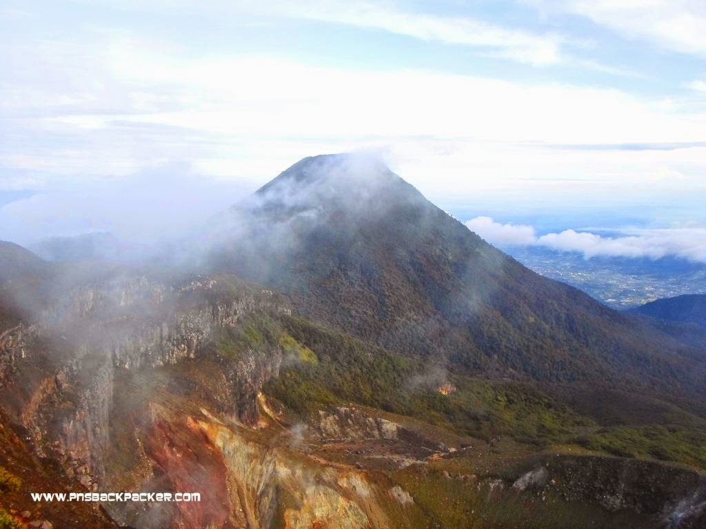 SandStory: Pendakian Gunung Gede (sekaligus) Pangrango Bagian 2: Puncak ...