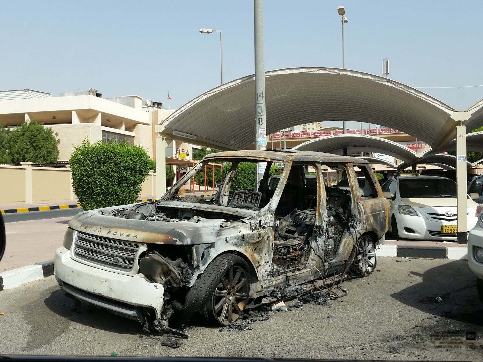 Life in Kuwait Blog: Crashed cars-Kuwait Collection