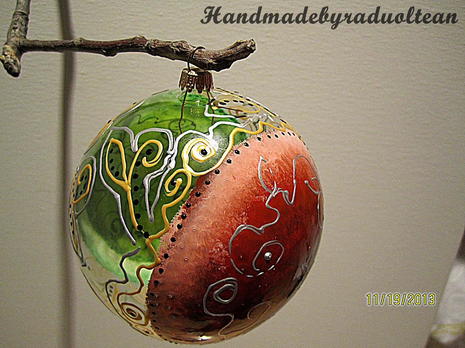 handmadebyraduoltean: Glob de sticla pictat manual. Cod G15