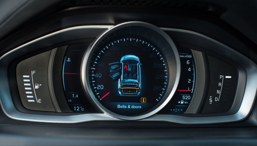 ENSAIO: Volvo V70 D2 1.6 Drive 115 cv Powershift - COCKPIT AUTOMÓVEL