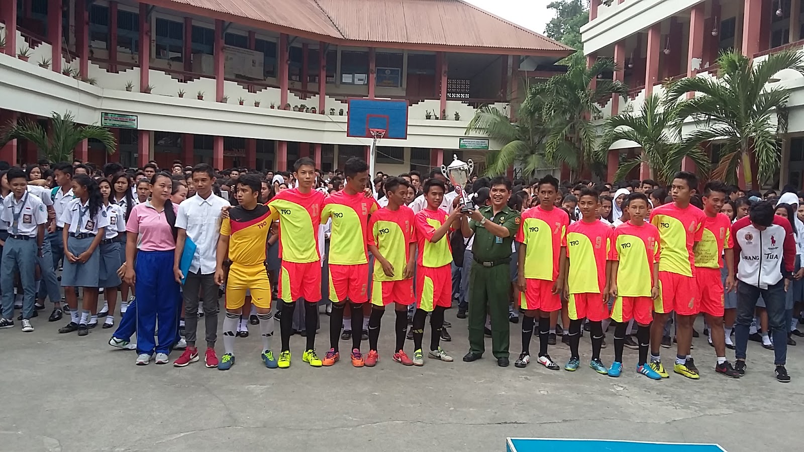 SMK NEGERI 3 MANADO: Agustus 2015
