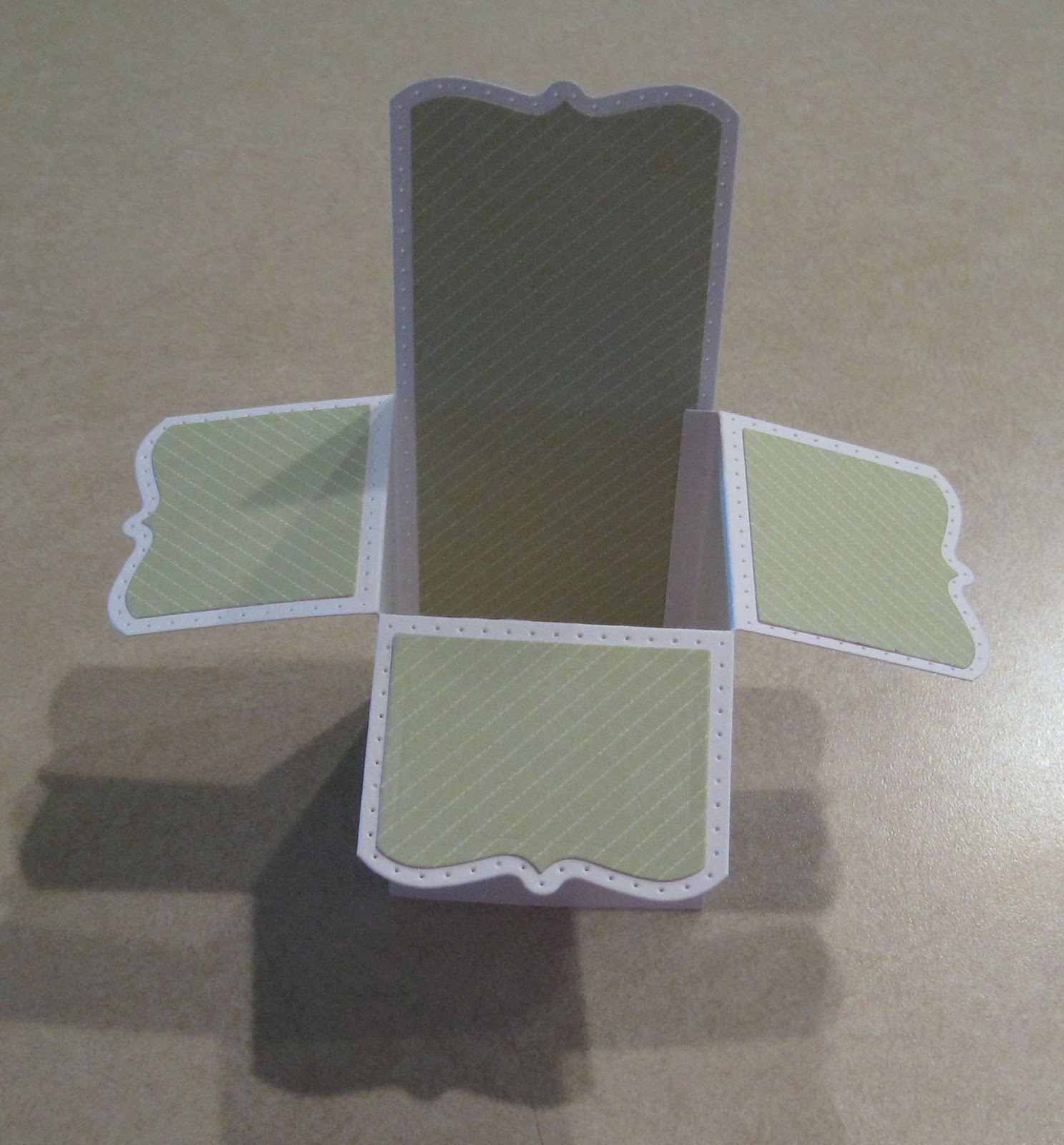 Twinshappy: Card in a box tutorial