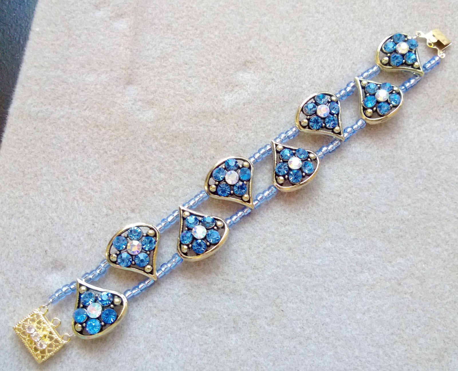 Emerald Hills: Tear Drop Bracelet