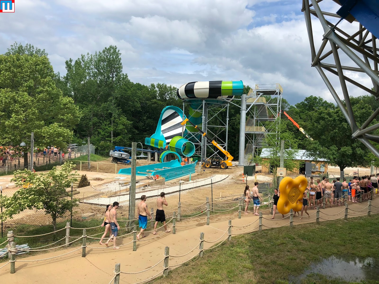 MidwestInfoGuide: Typhoon Twister (HHSTL)