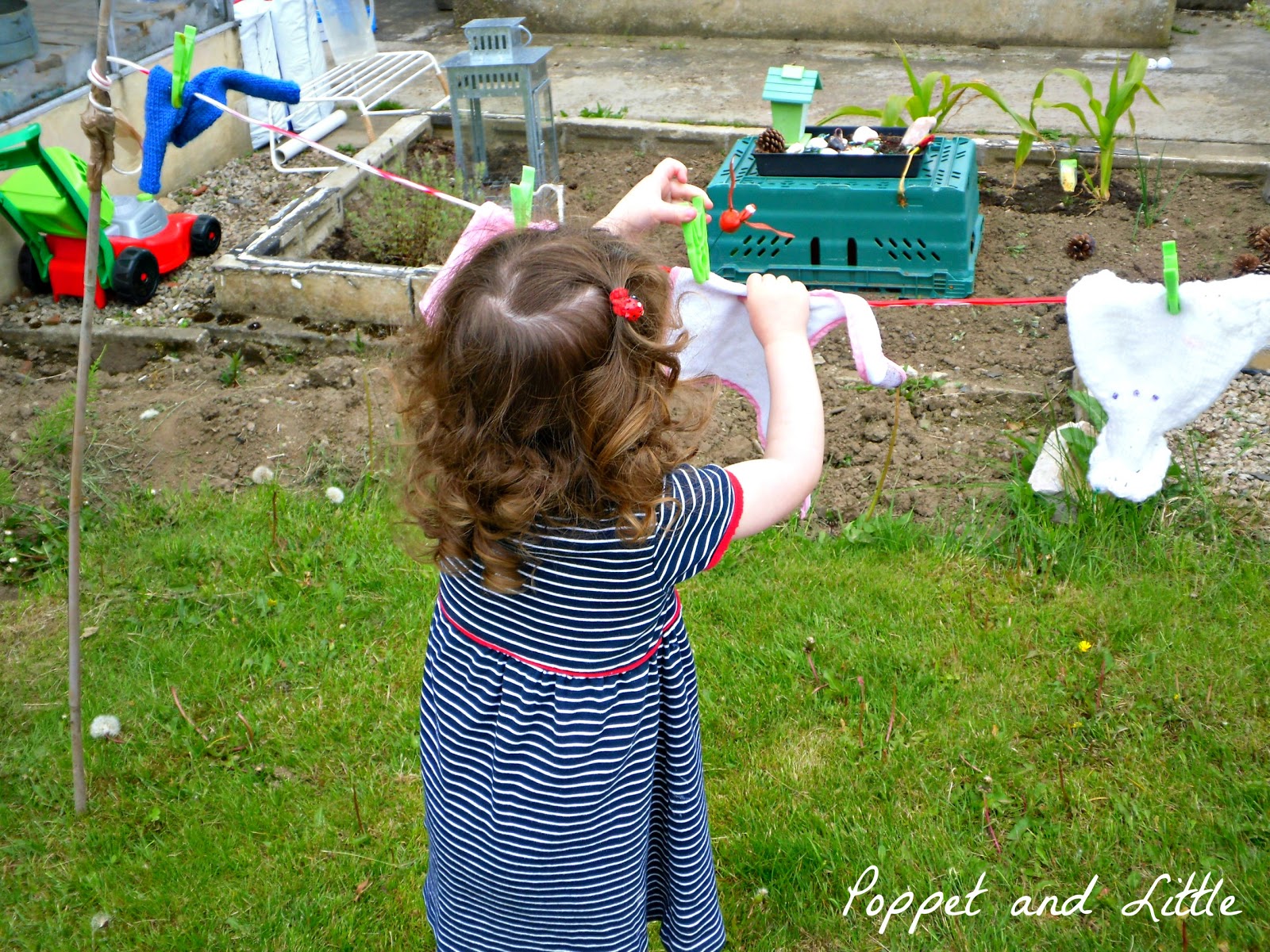 Poppet and Little: Child Labour (or Washing Line Imaginative Play)