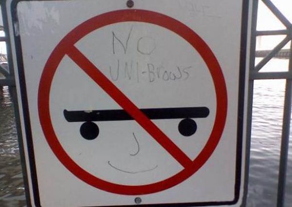 25 Signs Improved by Graffiti | Funny Signs