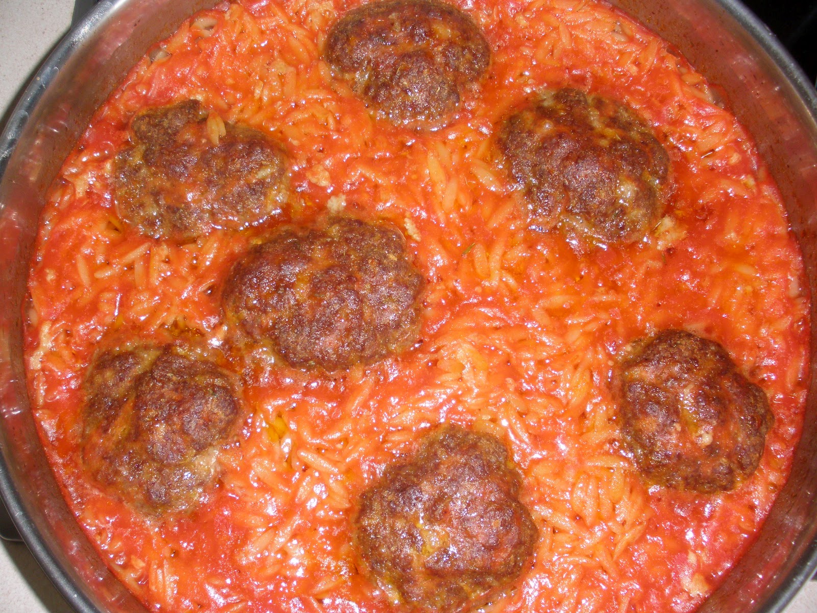 Come to cook: Μπιφτεκια με κριθαρακι στο φουρνο