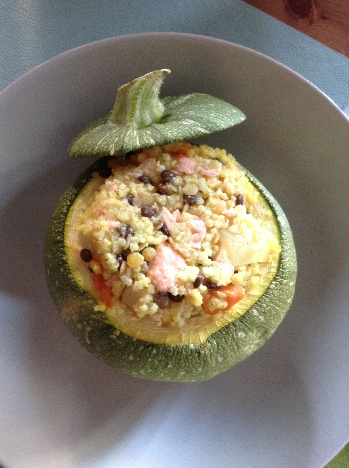 l'Atelier du Moustique - Kalayamsha: courgettes farcies millet et poisson