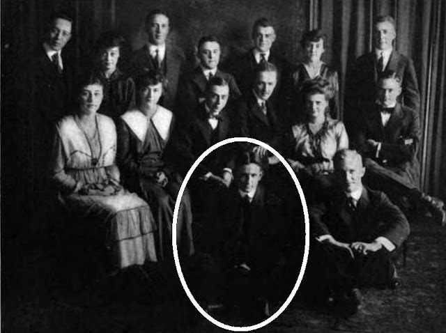 oz.Typewriter: One Last Sheet Left in the Typewriter: The Tragic End ...