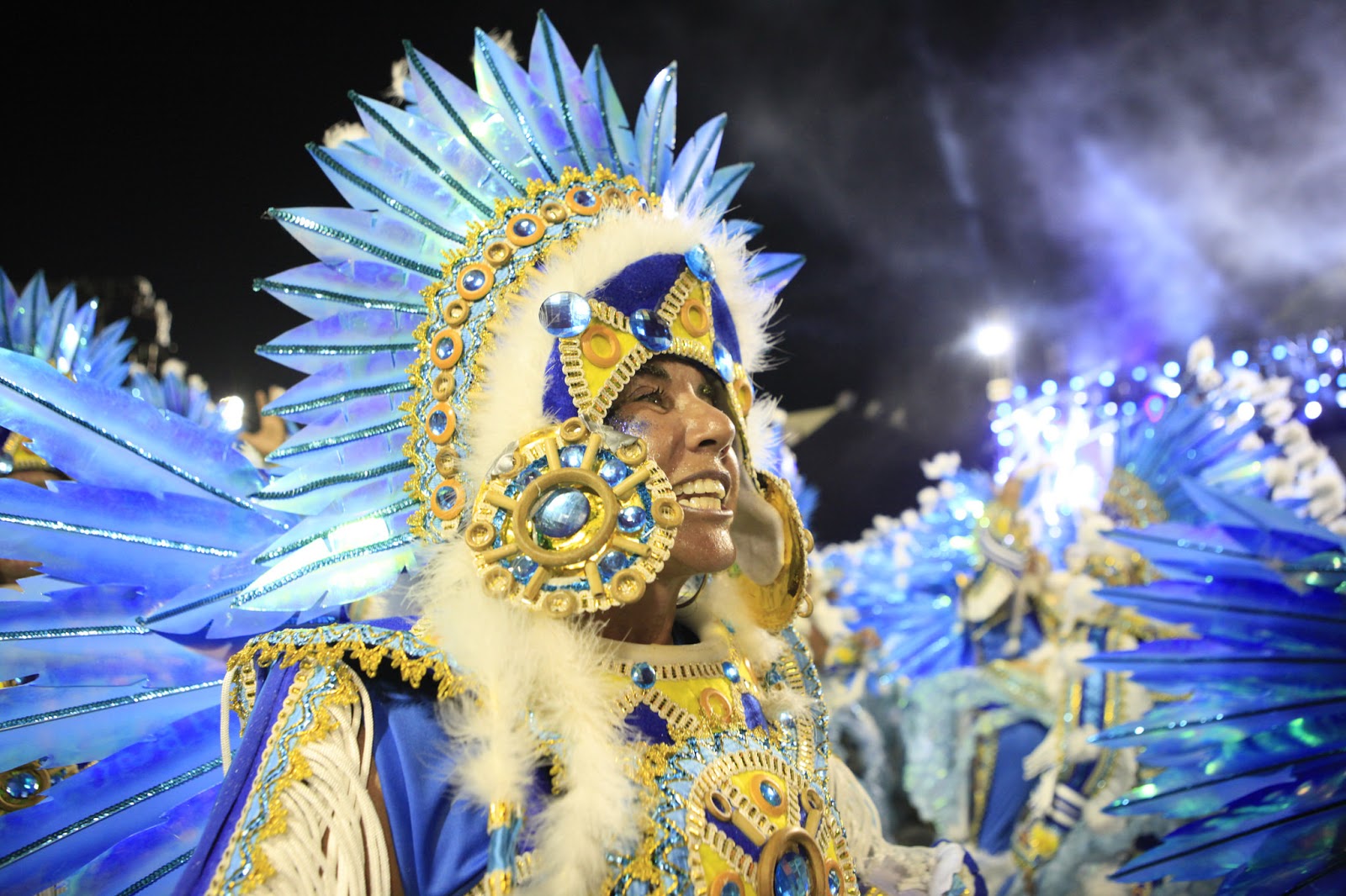 ΚΑΡΝΑΒΑΛΙ ΤΟΥ ΡΙΟ (RIO CARNIVAL) 2 photos - wallpapers (συνεχής ...