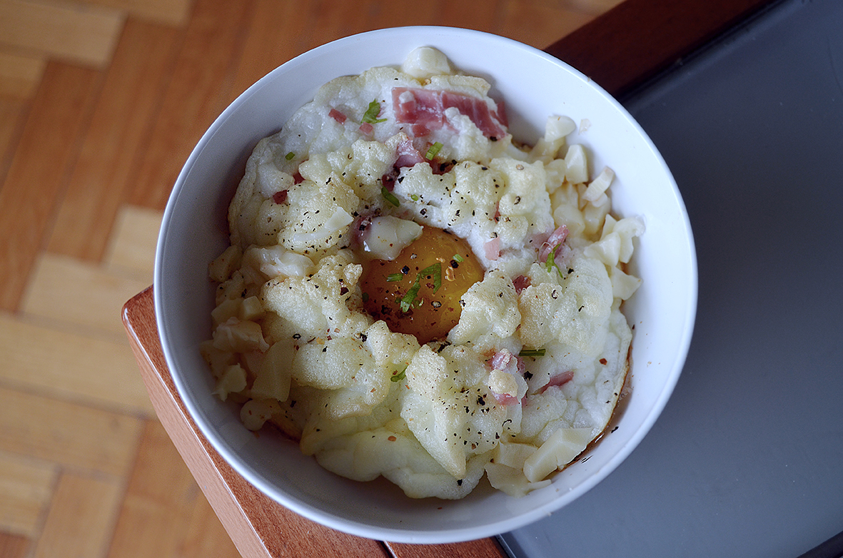 Cómo cocinar los famosos Huevos Nube. Receta saludable y fácil.