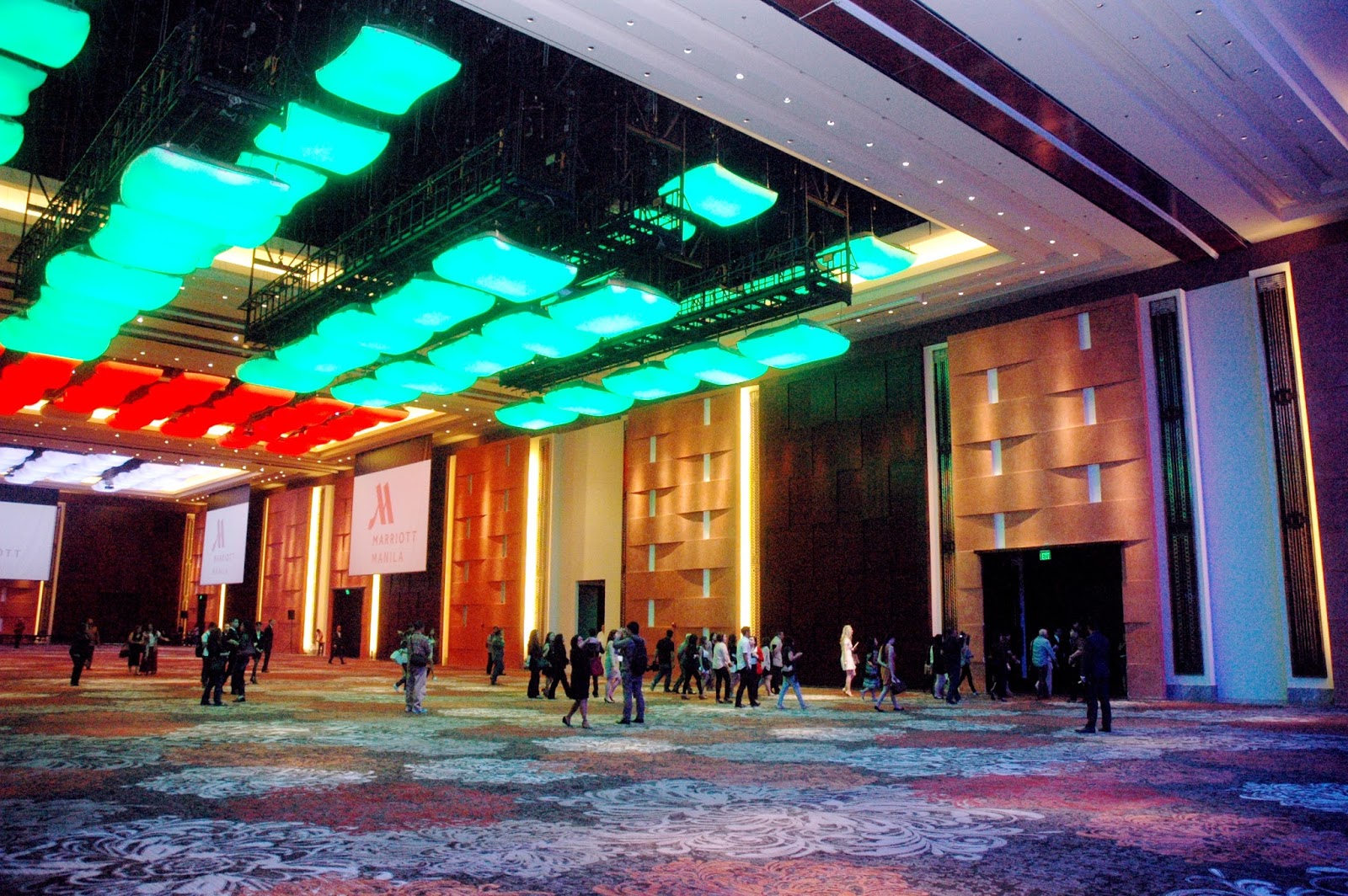 DUDE FOR FOOD: Sights and Flavors at the New Marriott Grand Ballroom