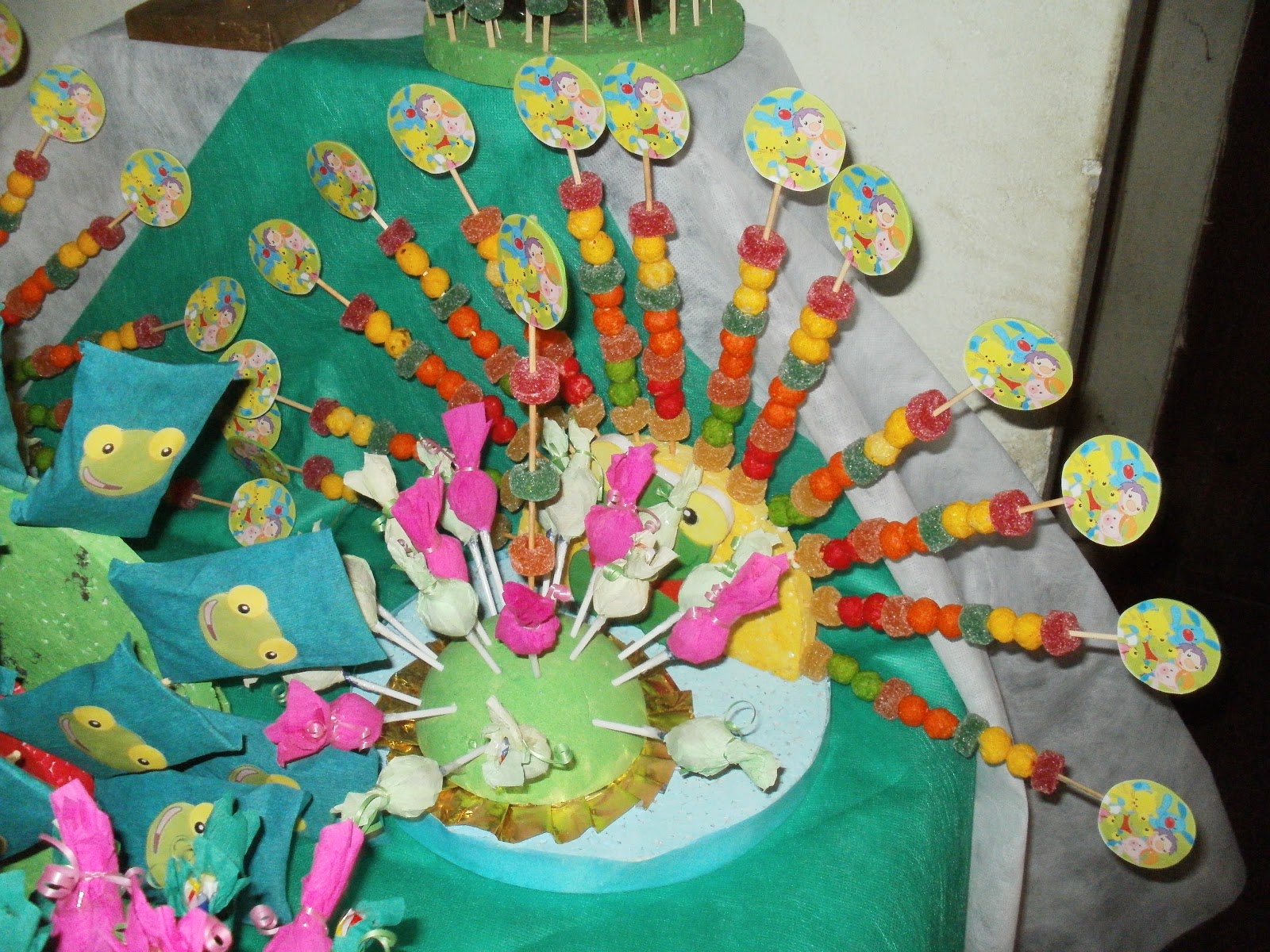 O&C Cotillón Artesanal: Cumple de José fiesta temática Sapo Pepe