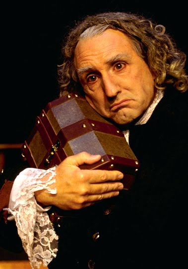 Más allá de Poe: El Avaro