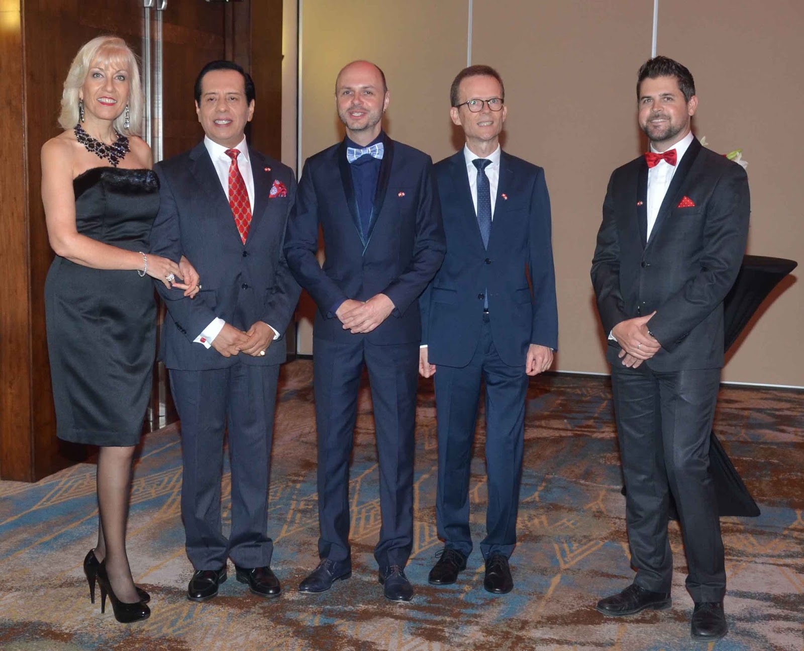 Las Sociales y Espectaculos: EMBAJADA DE SUIZA CELEBRA FIESTA NACIONAL