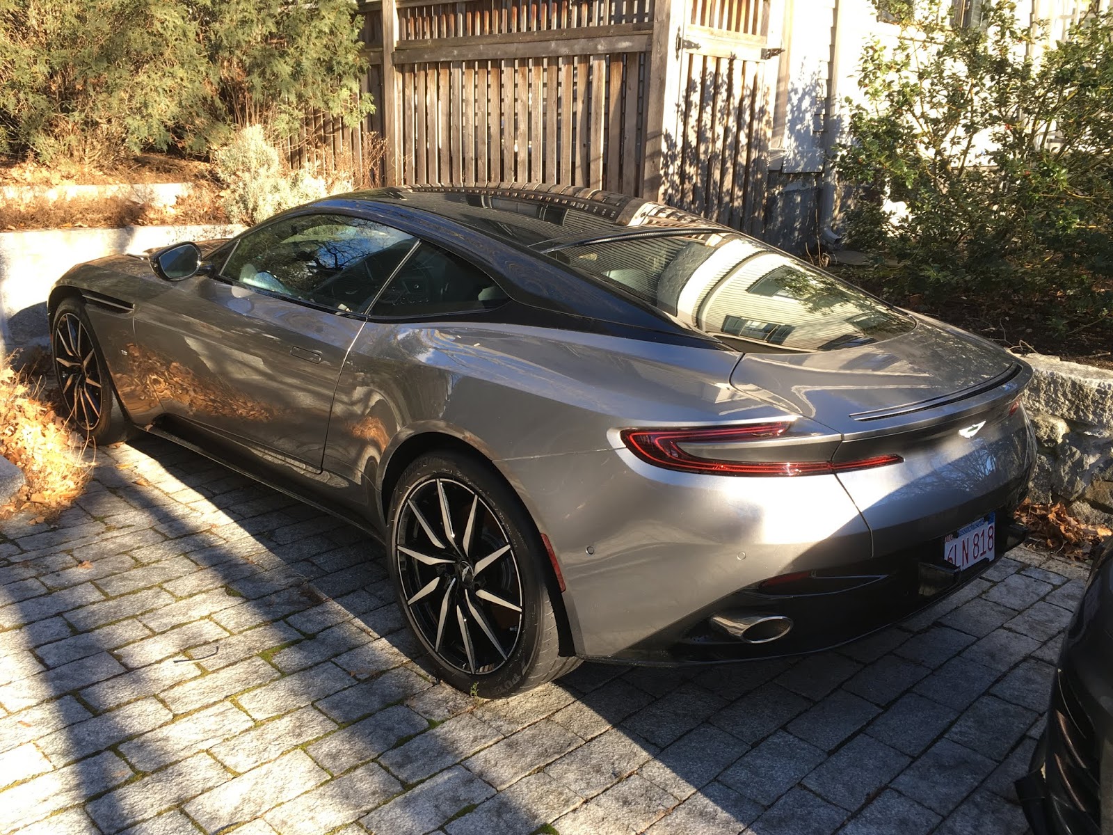 autoliterate: Aston-Martin V12 & Range Rover Velar