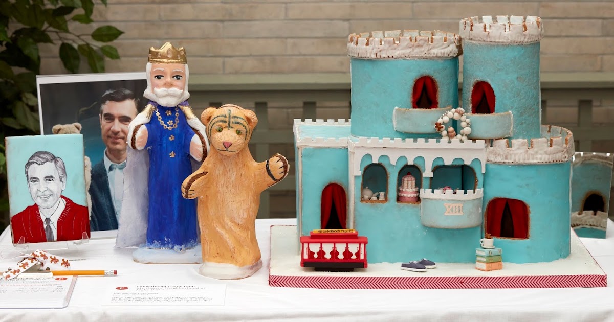 GINGERBREAD CASTLE rides the rails from The Neighborhood of Make ...