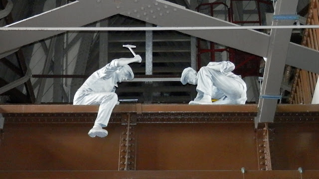 Travel with Kevin and Ruth: Tower Bridge and the Fire Monument