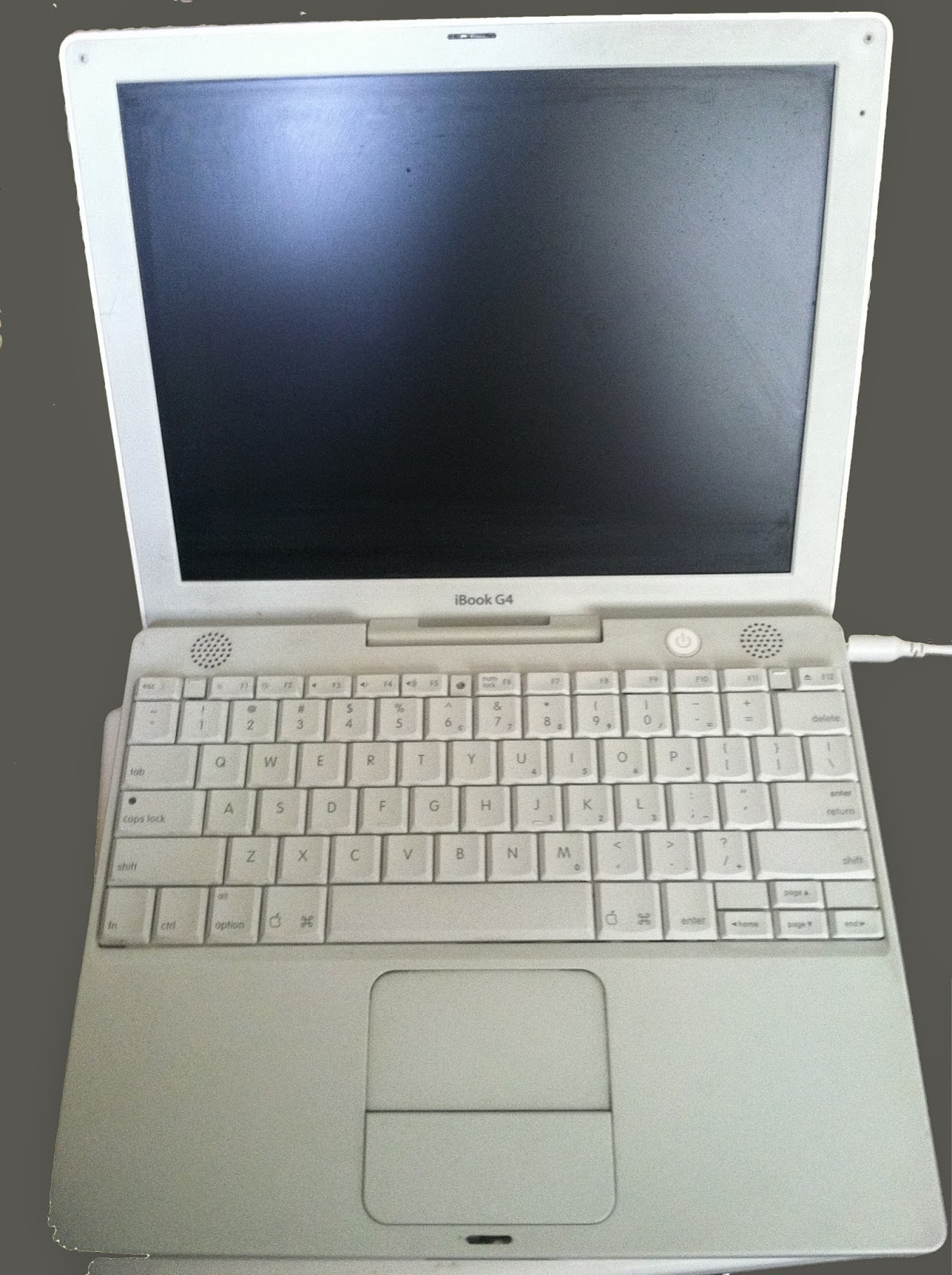 Heather Lue's How 2s: How to Upgrade memory ( RAM ) on iBook G4