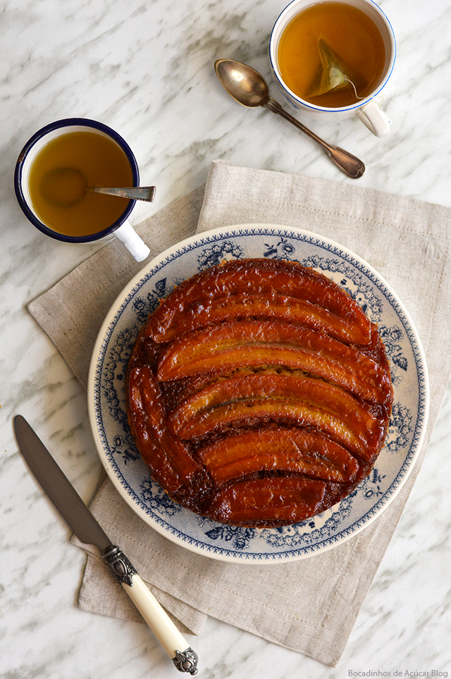 Bocadinhos de Açúcar: Bolo de Banana Invertido/ Upside-down Banana Cake