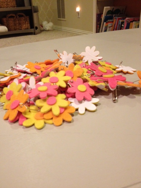 Crafty Texas Girls: Crafting for Girl Scouts: Update... the Swaps