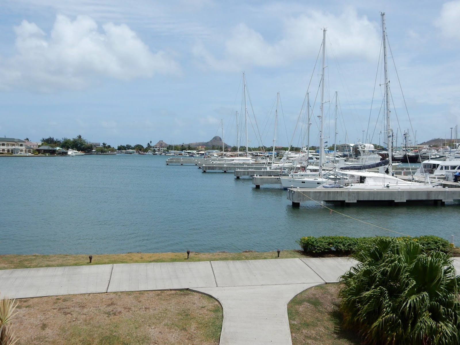 Jadranje z Miranom in posadko (Karibi - Mali Antili 13.6.-23.6.2015): 1 ...