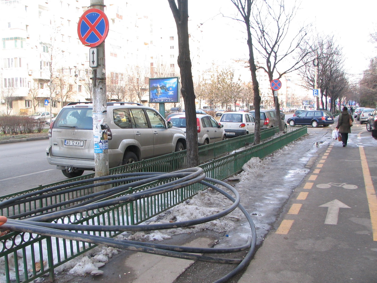 LA MULTI ANI, ROMANIA!: Calea 13 Septembrie vazuta in doua zile consecutive