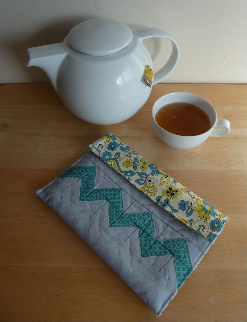 alidiza: ZigZag Kindle Cozy Tutorial