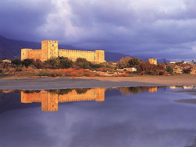 20 Great Collections of Over Whelming Water Reflection photography ...